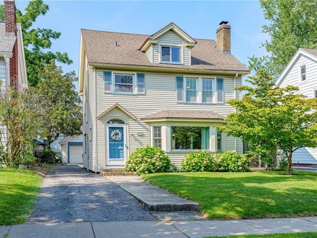 84 Harwick Rd, Rochester, NY 14609