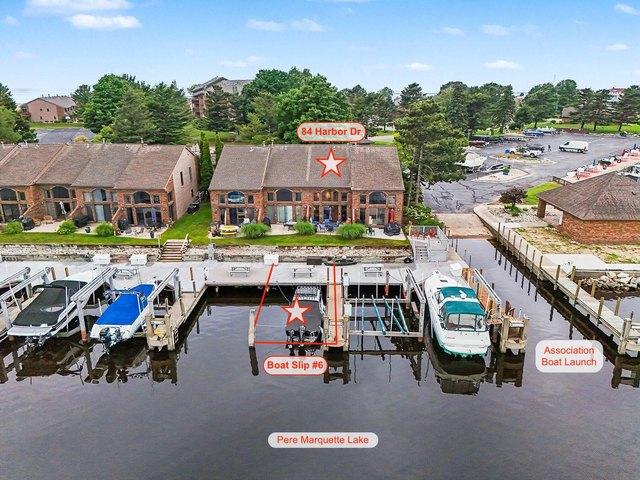 84 Harbor Dr, Ludington, MI 49431