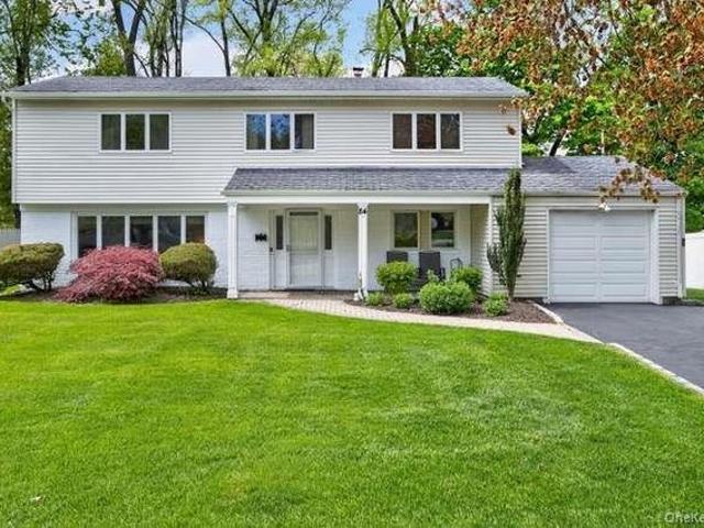 84 Harriet Ln, Huntington, NY 11743