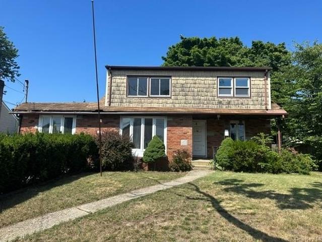 84 Herman Ave, North Babylon, NY 11703