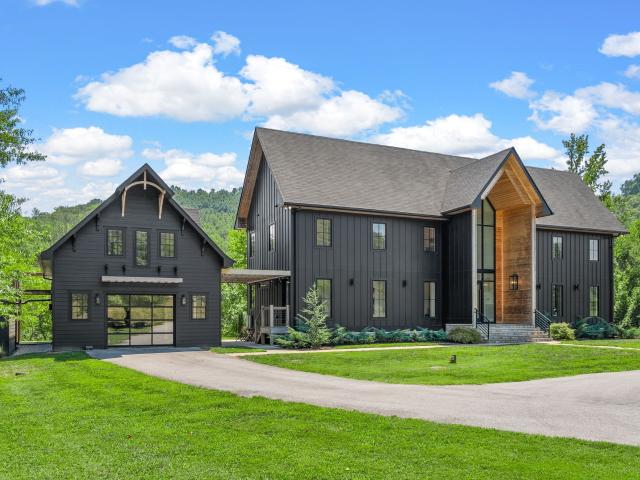 84 Judd Ln