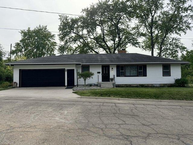 84 Kings Blvd, Sparta, MI 49345