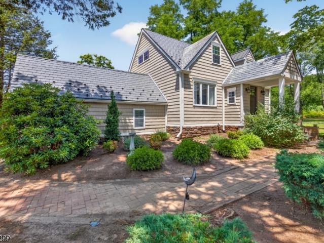 84 Lambertville Hopewell Rd