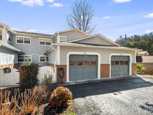 84 Lakeview Court