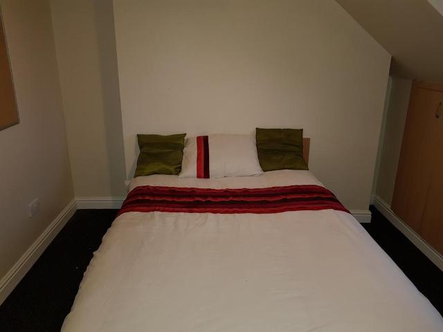 84 London Road, Leicester LE2 4 bed flat to rent £1,387 pcm £320 pw