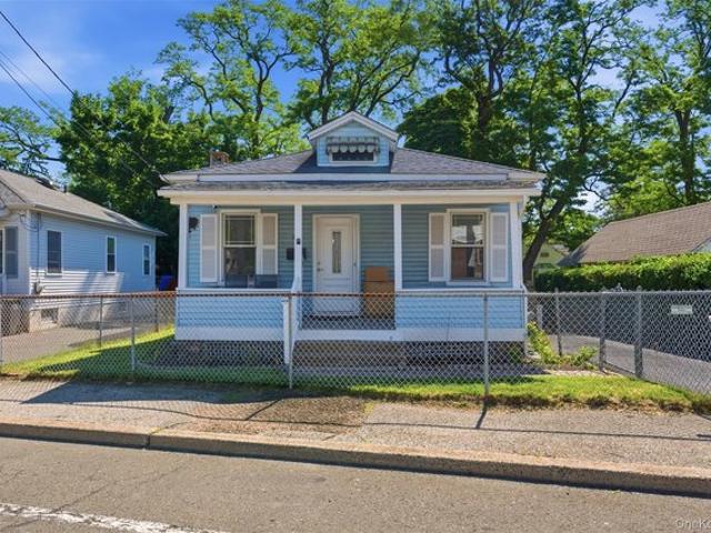 84 Main St, Garnerville, NY 10923