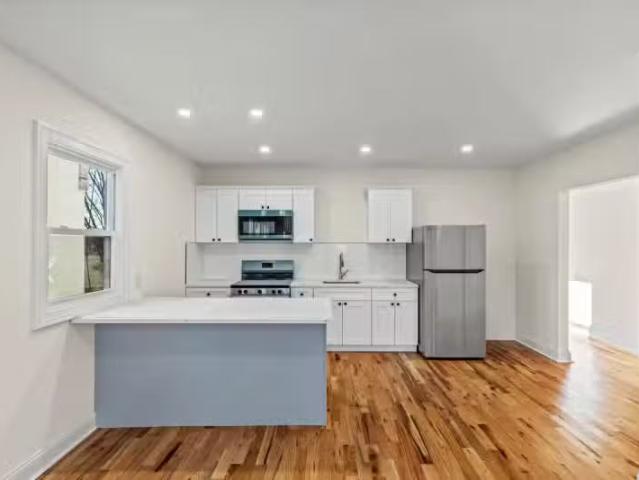 84 Maple Avenue, New London, CT 06320