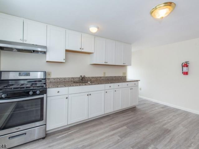84 Mill St # b