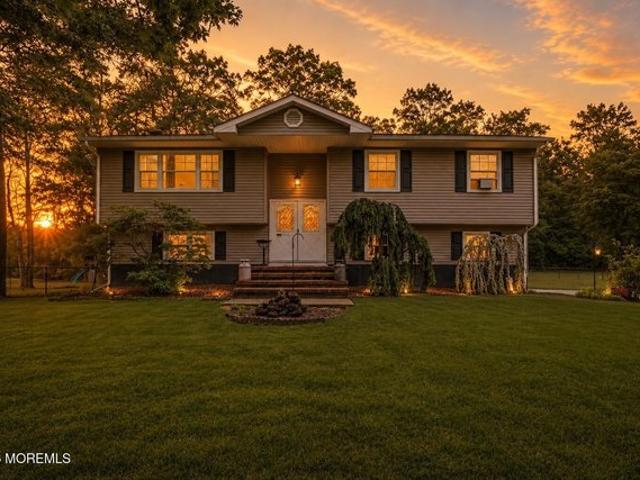 84 N Hope Chapel Rd, Jackson, NJ 08527