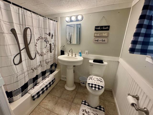 84 N Imperial Drive