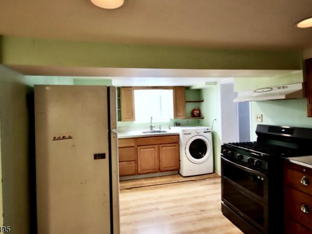 84 N 12Th St