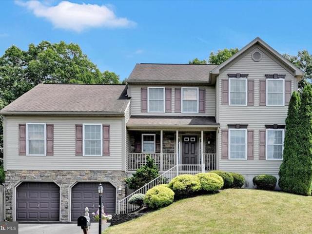 84 Oak Ledge Ave, Schuylkill Haven, PA 17972