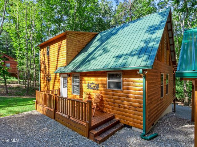 84 Oakcrest Lane