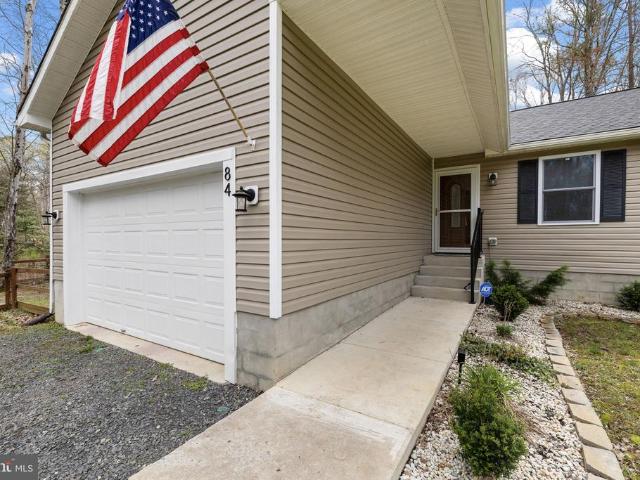 84 Pinewood Ln