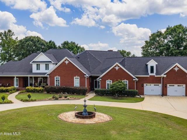 84 Providence Ridge Rd, Alexander City, AL 35010