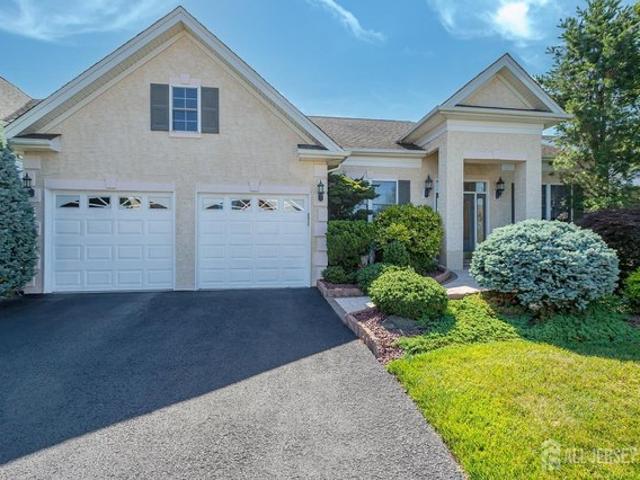 84 Riviera Dr, Monroe, NJ 08831