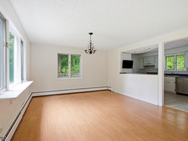 84 Scudders Rd