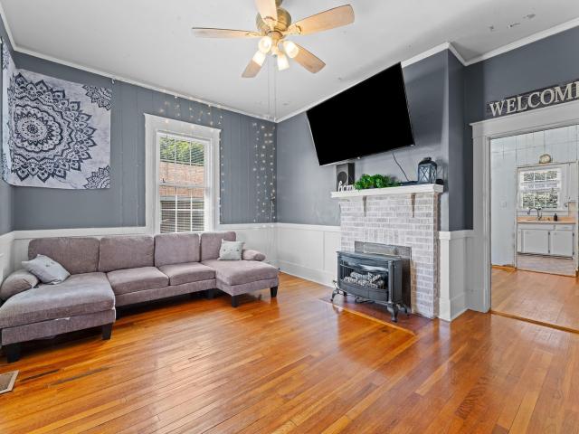 84 Saluda Street