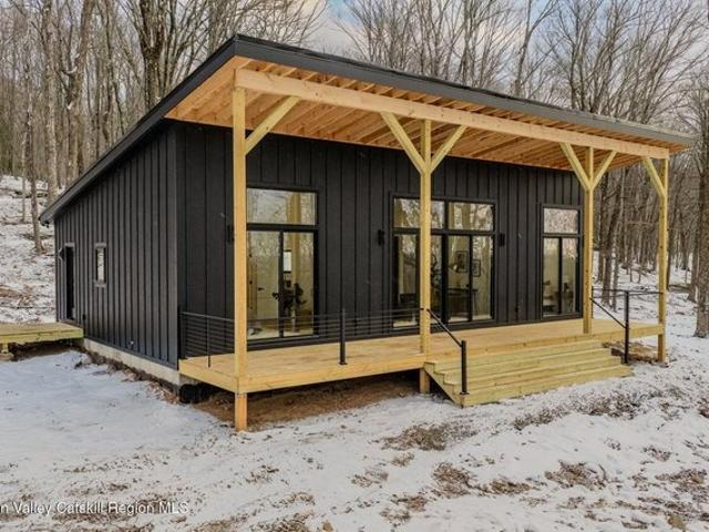 84 Skyline Dr, Neversink, NY 12765