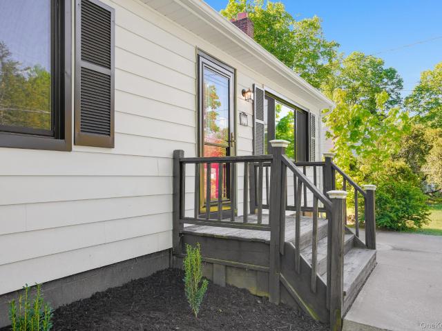 84 Sleight Plass Road