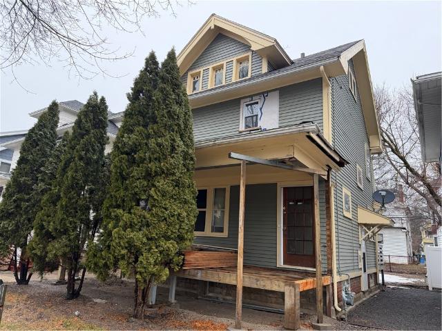 84 Stratford Park