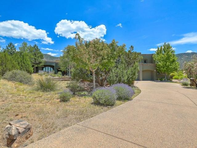 8504 Snakedance Ct NE, Albuquerque, NM 87111