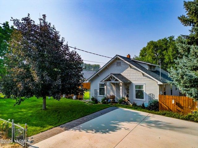 8505 Aspen Ave, Yakima, WA 98903