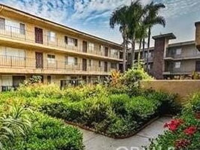 8505 Columbus Ave Unit 111, North Hills, CA 91343
