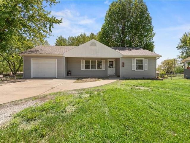 8505 Penner Ave, De Soto, KS 66018