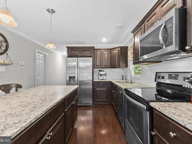 8505 Warren Drive