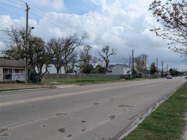 8506 North main street