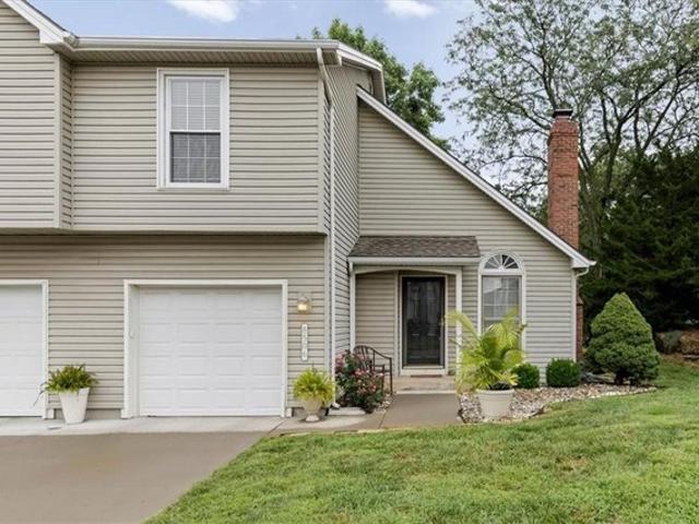 8506 W 109th Ter, Overland Park, KS 66210