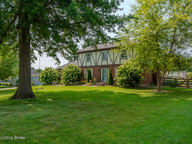 8508 Maple Ave