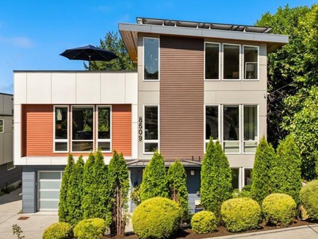 8509 Burke Ave N, Seattle, WA 98103