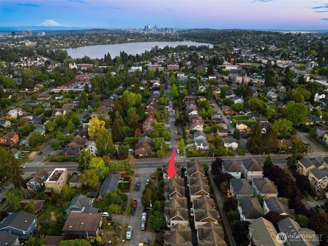 8509A Interlake Ave N, Seattle, WA 98103