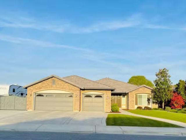 8500 Imola Ct, Bakersfield, CA 93314