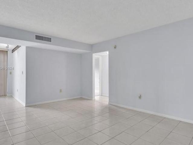 8500 SW 133rd Avenue Rd #302, Miami, FL 33183