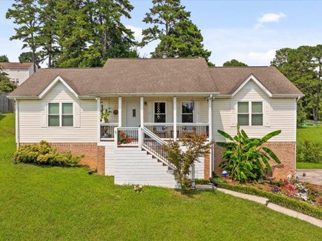 8501 Bay Run Dr, Hixson, TN 37343