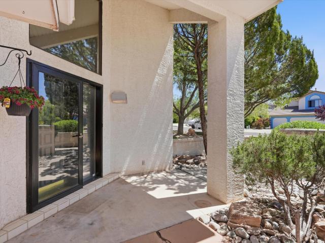 8501 Canyon Run Road NE
