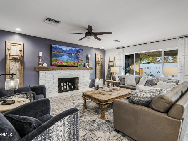 8501 e jackrabbit road
