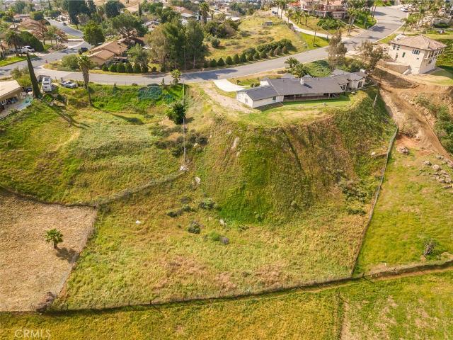 8501 Gray Mare Dr, Jurupa Valley, CA 92509 | MLS #IV26054 | Compass