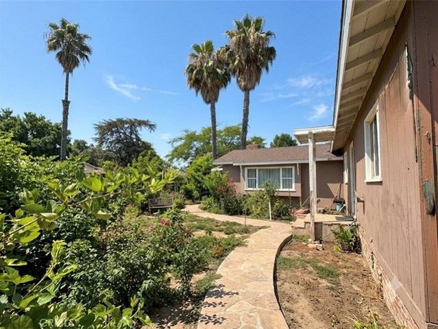 8502 Noble Ave, North Hills, CA 91343