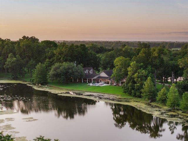 8502 Stansberry Rd, Simonton, TX 77476