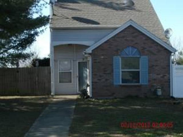 $850 / 3br 1300ft² eastside patio home 2 bath GREAT AREA 1751 foxcross