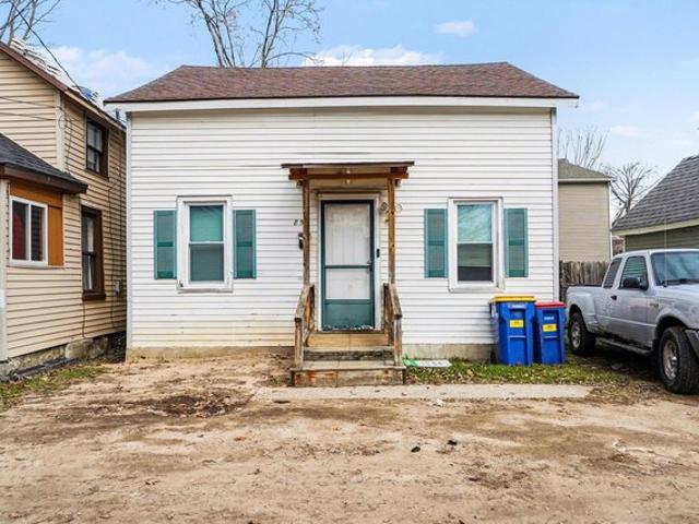 850 3rd St NW, Grand Rapids, MI 49504