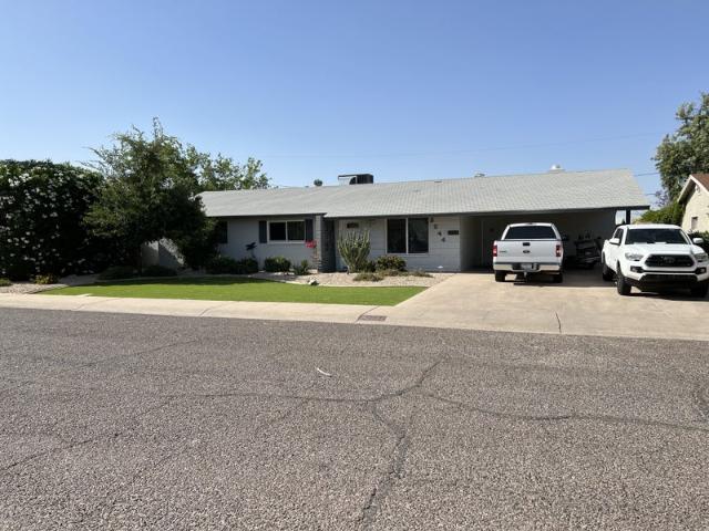 850.00 North Phoenix well kept home, pool