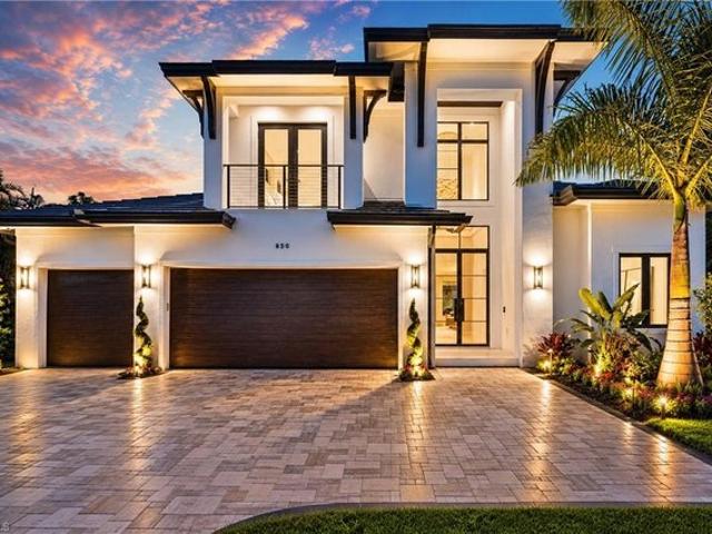 850 10th St N, Naples, FL 34102