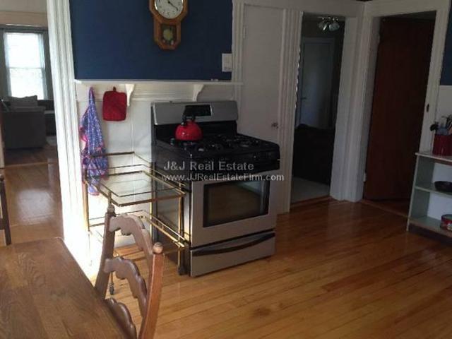 $850 / 1br Located across from UMASS. Awesome apartment ! Updated