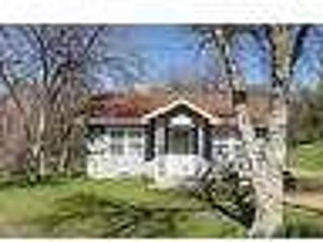 $850 / 2br 989ftÂ² Country Cottage in the Oaks