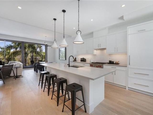 850 Central Ave Unit 204, Naples, FL 34102